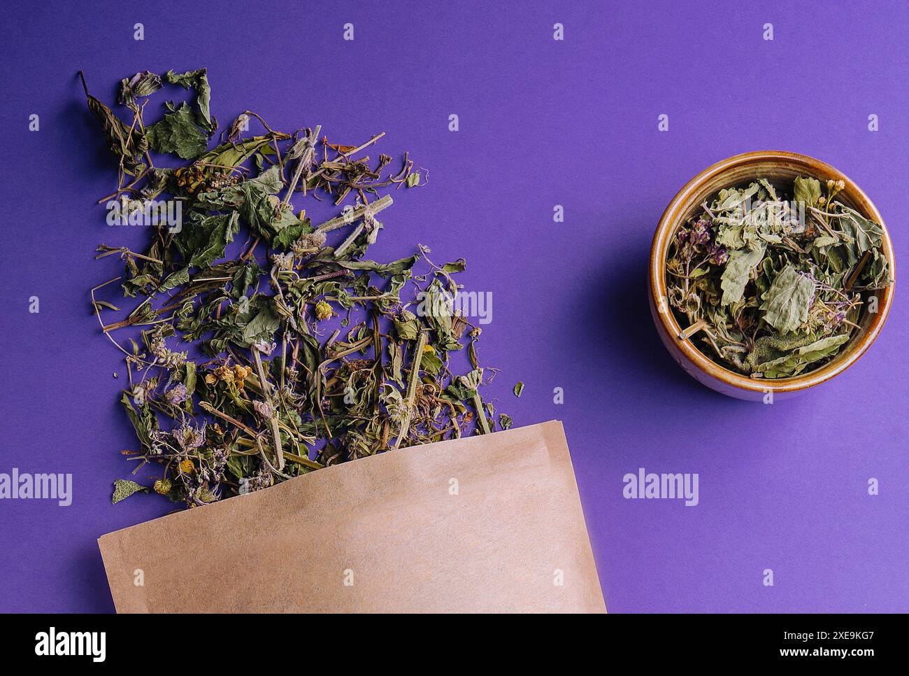 Top view dried tea leaves hi-res stock photography and images - Alamy