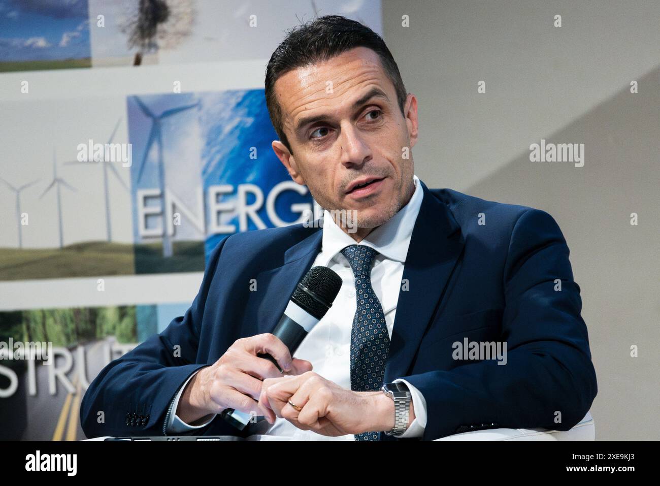 Amministratore delegato solare italia hi-res stock photography and ...