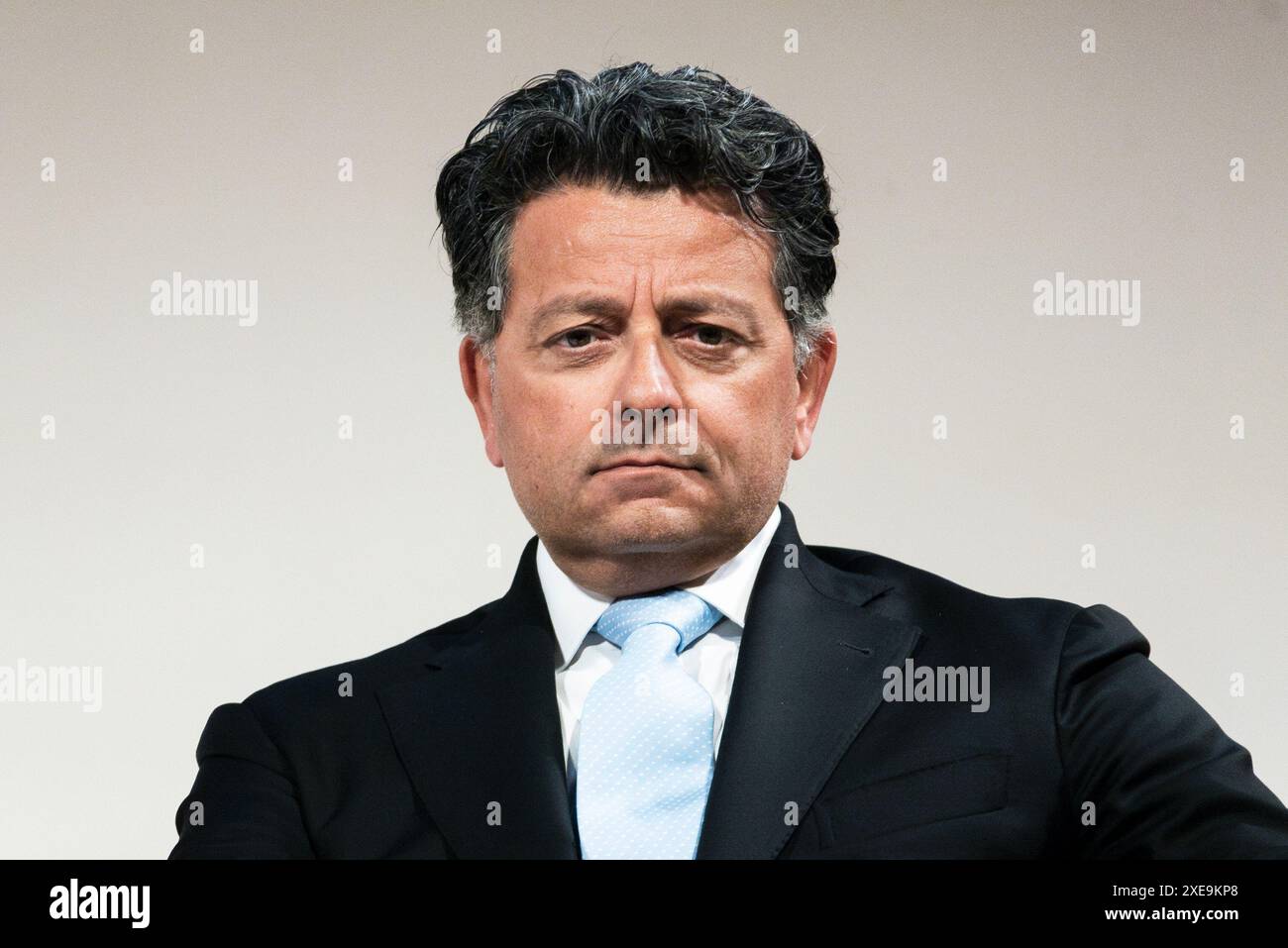 Network and dispatching strategies hi-res stock photography and images ...