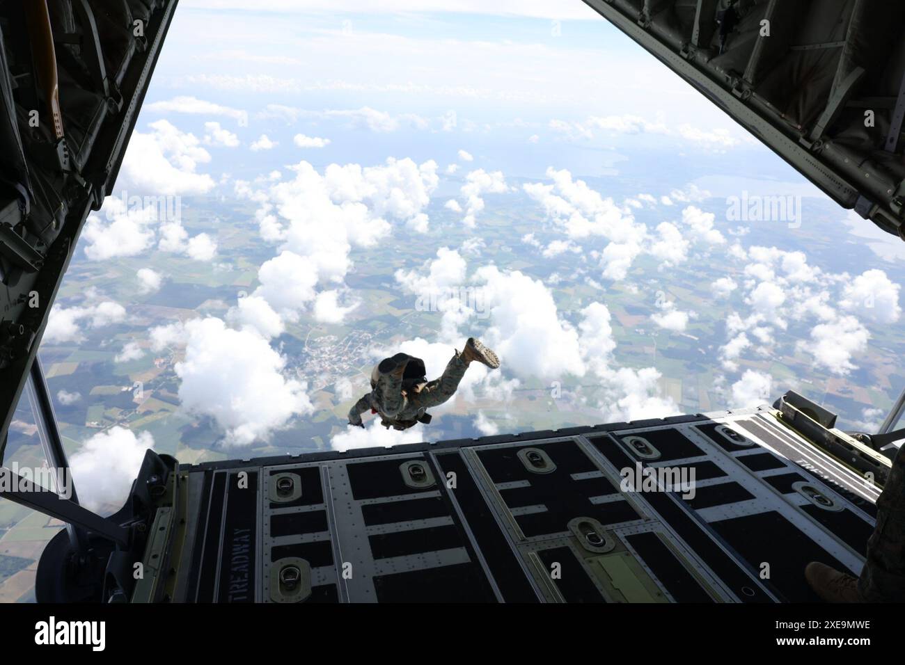 U.S. Marine Gunnery Sergeant Patrick Doody, Paraloft Chief, Bravo ...