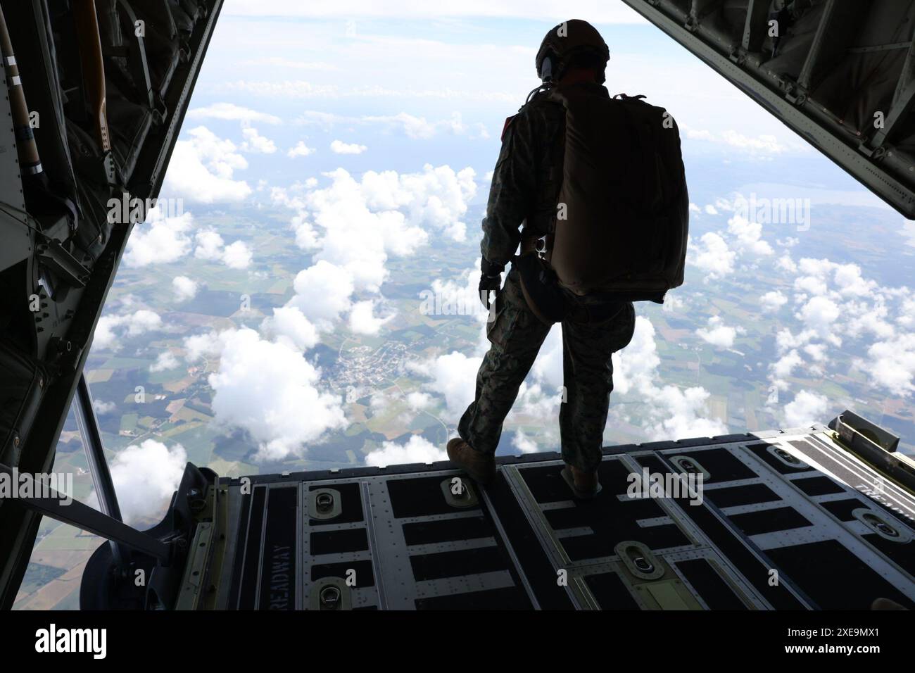 U.S. Marine Gunnery Sergeant Patrick Doody, Paraloft Chief, Bravo ...