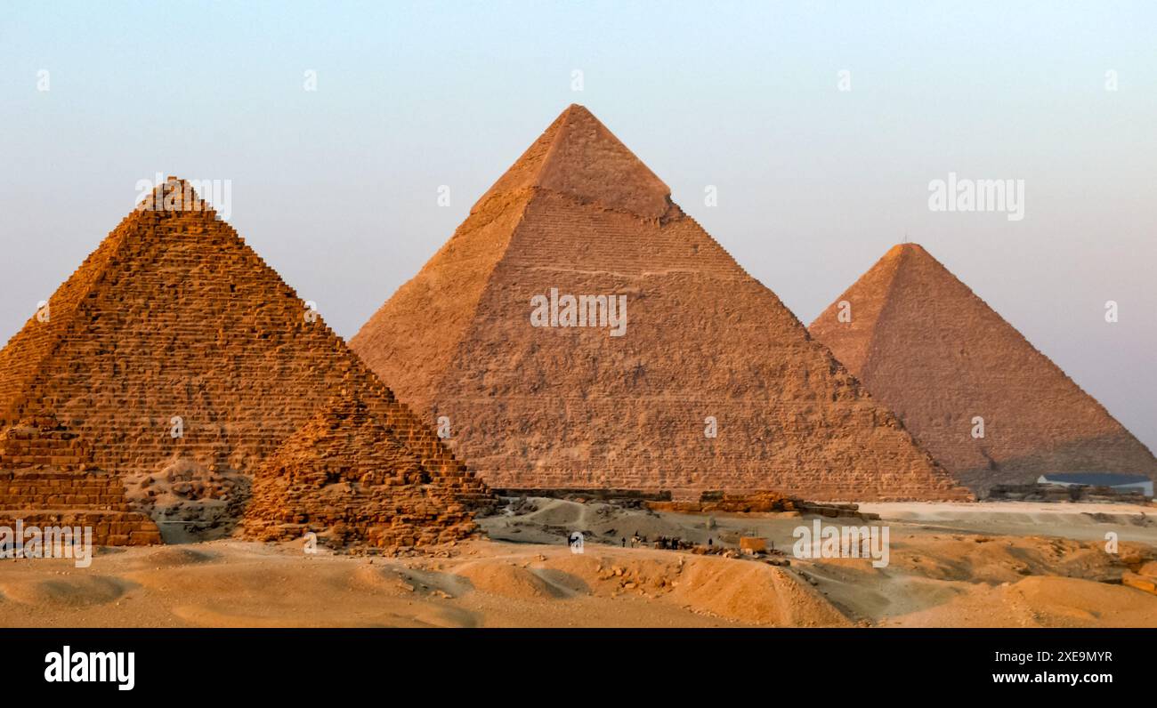 Egyptian pyramid in Giza Stock Photo - Alamy