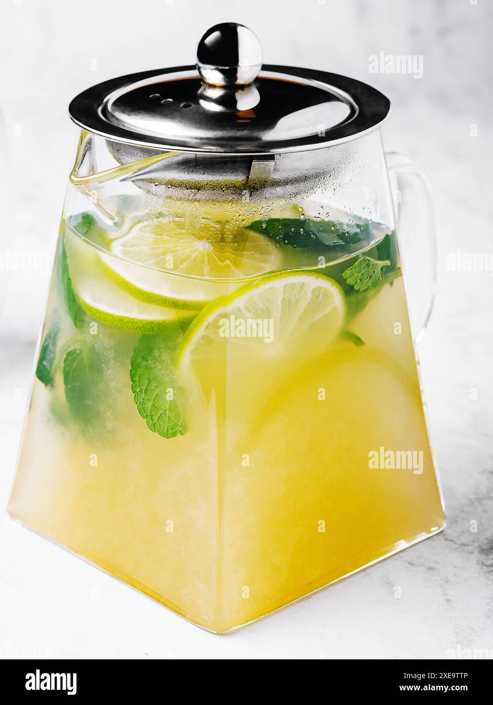 Lime tea refreshment hi-res stock photography and images - Alamy