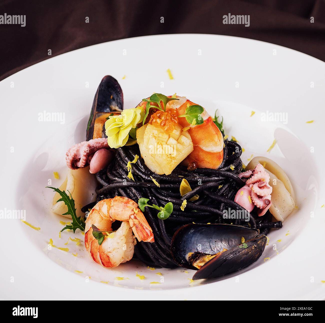 Black spaghetti seafood on hi-res stock photography and images - Alamy