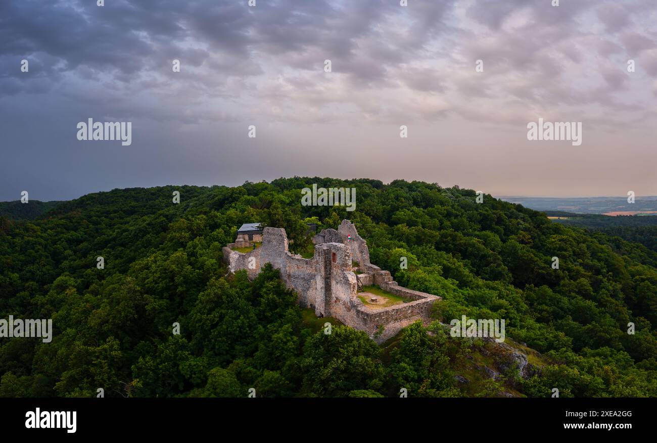 1300s tower hi-res stock photography and images - Alamy