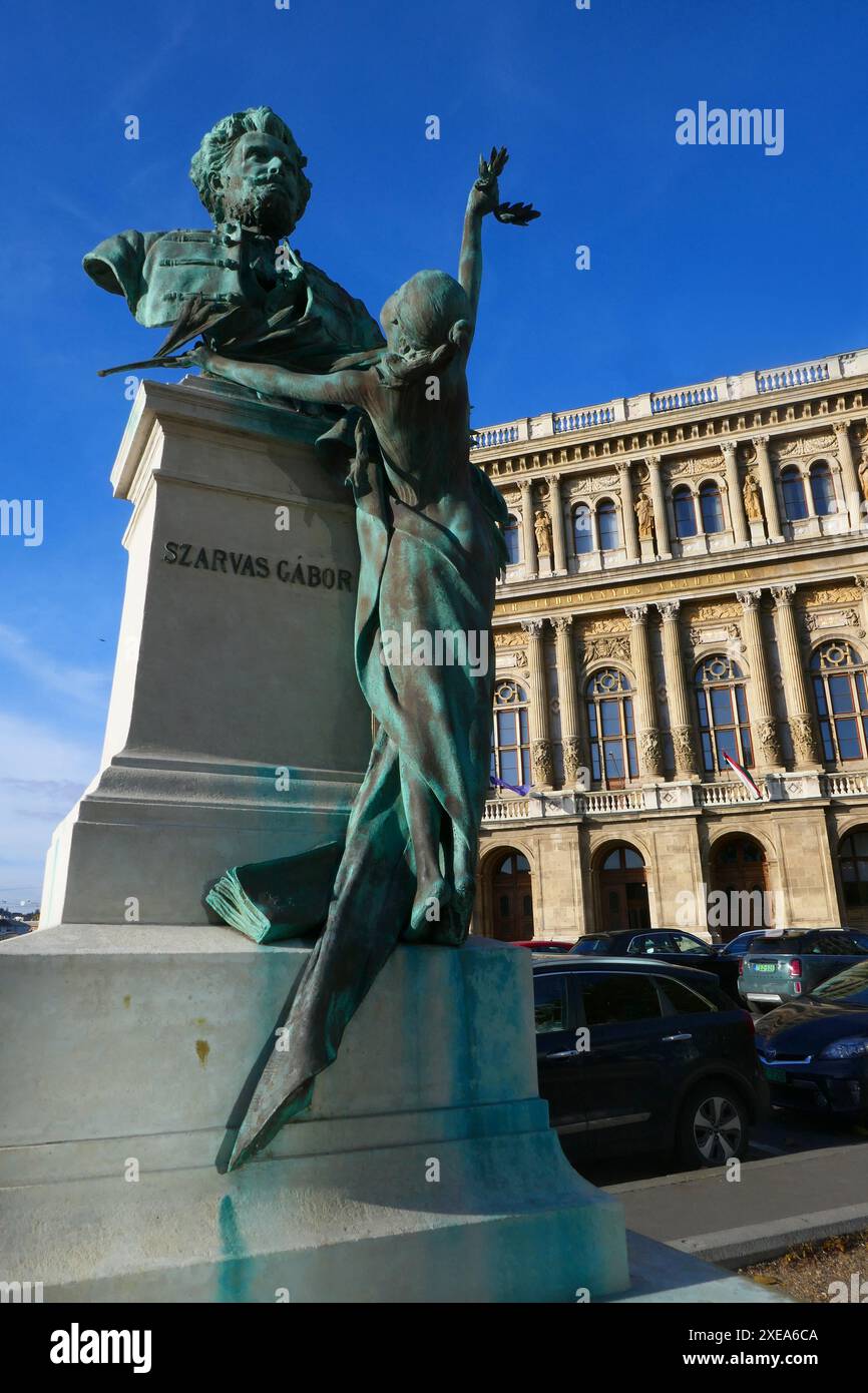 Statue of GÃ¡bor Szarvas Budapest V, SzÃ©chenyi IstvÃ¡n tÃ©r, Hungary ...