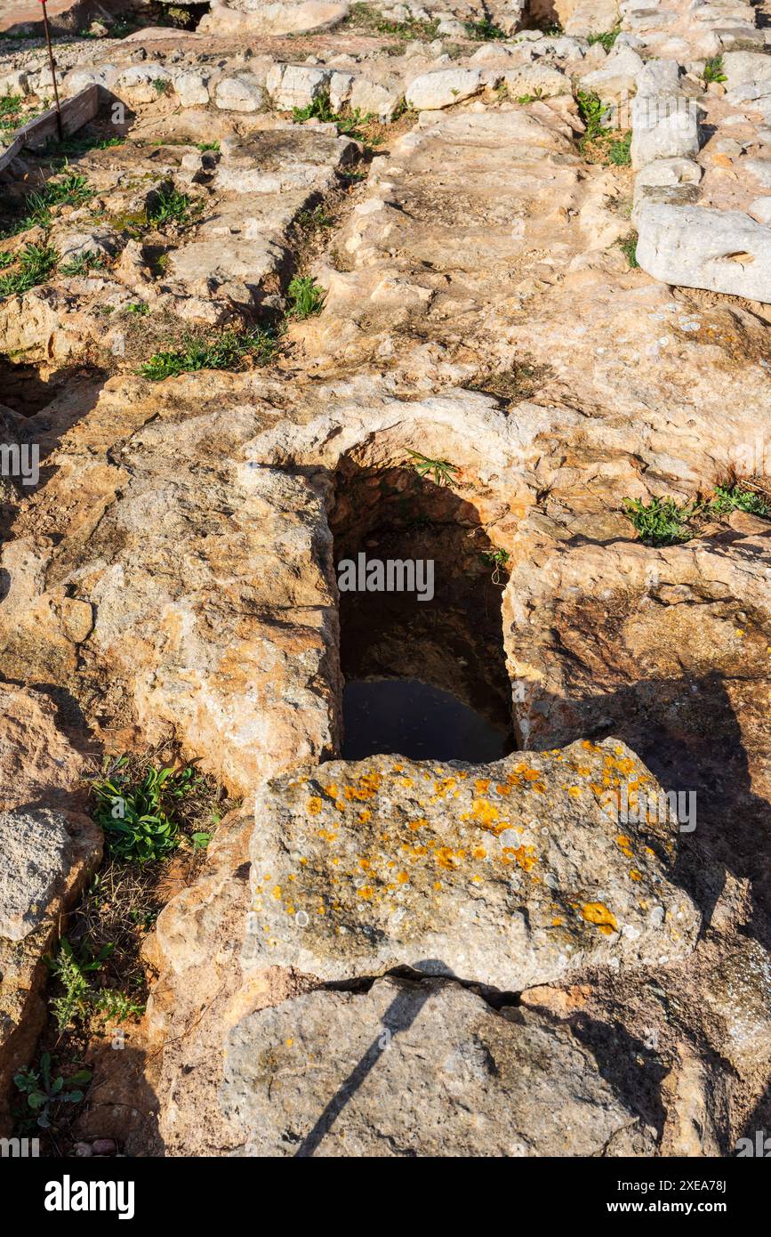 Tombs anthropomorphic hi-res stock photography and images - Alamy