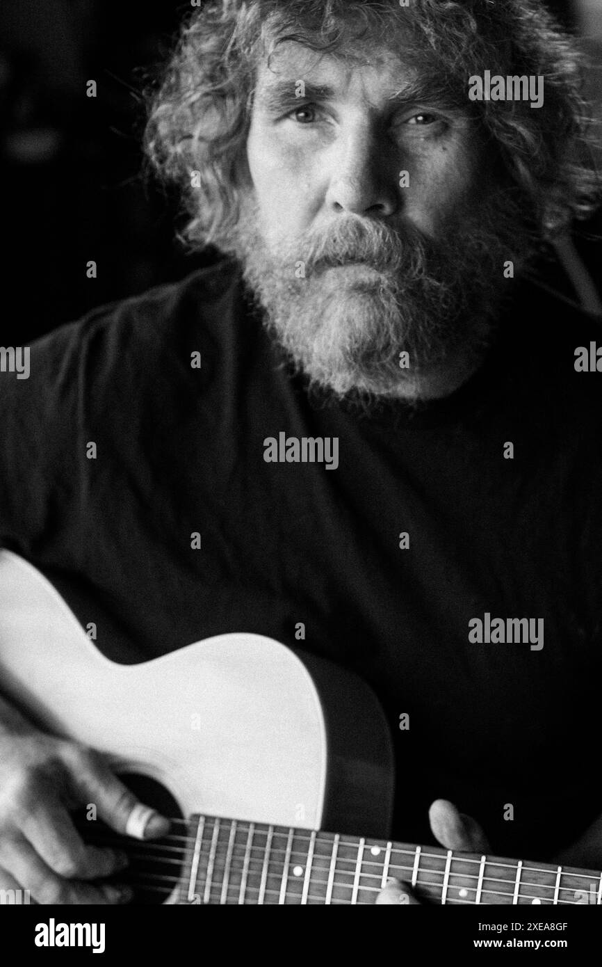 Little howling wolf hi-res stock photography and images - Alamy