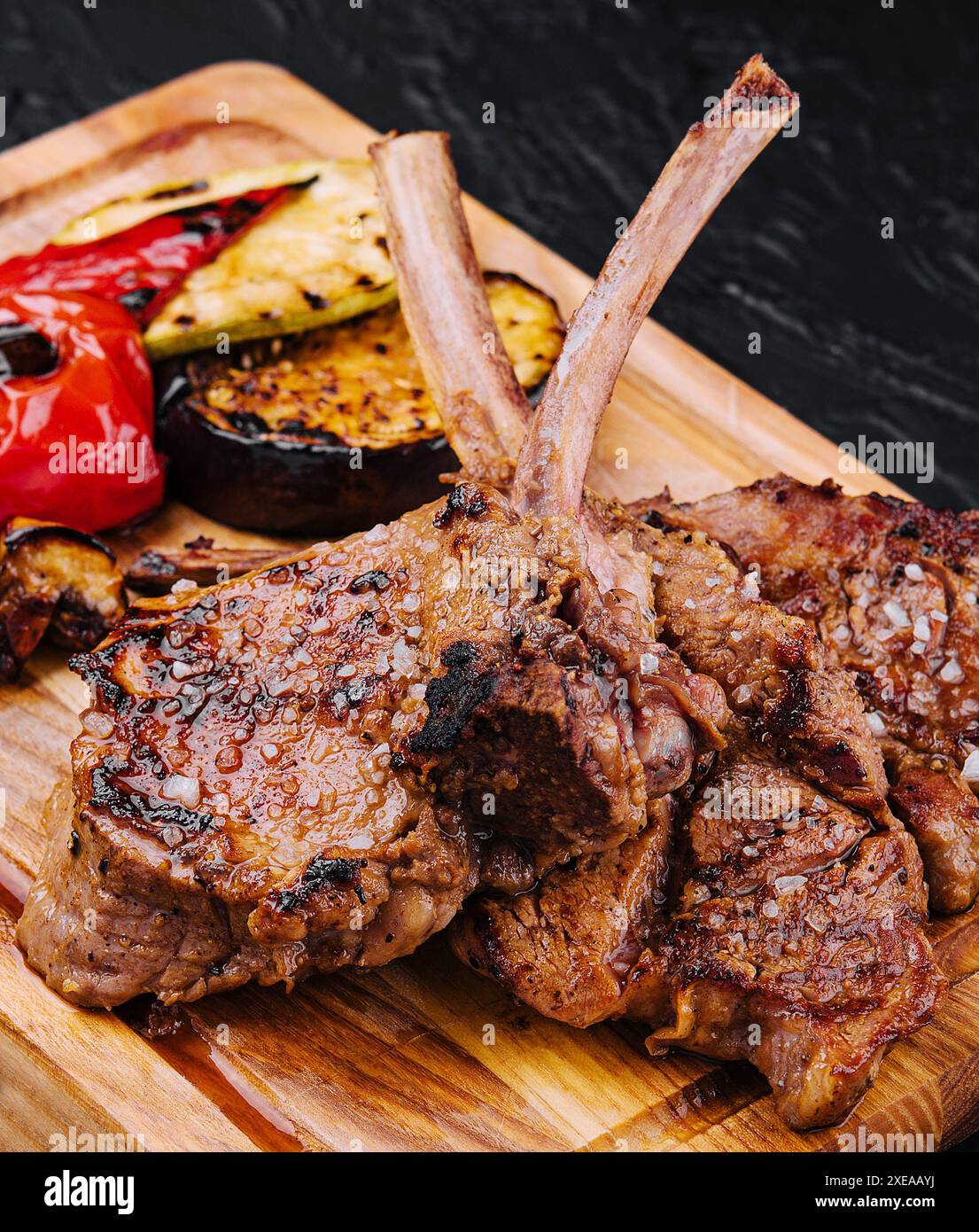 Ribs on board vegetables hi-res stock photography and images - Alamy