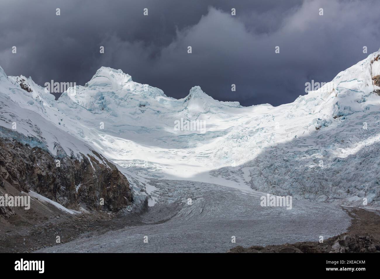 Glaciated mountains sunrise hi-res stock photography and images - Alamy