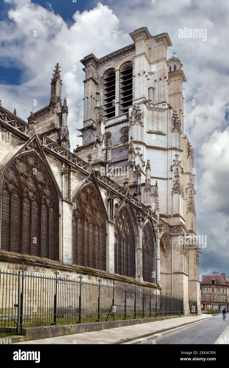 Troyes building hi-res stock photography and images - Alamy