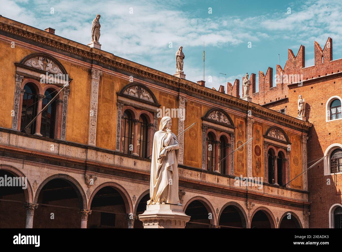 Dante Alighieri Monument In Verona In Italy Stock Photo Alamy