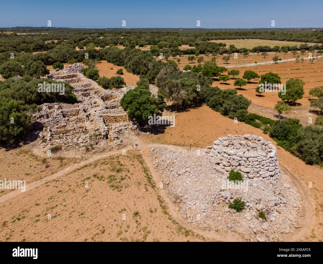 Prehistoric burial mound hi-res stock photography and images - Alamy