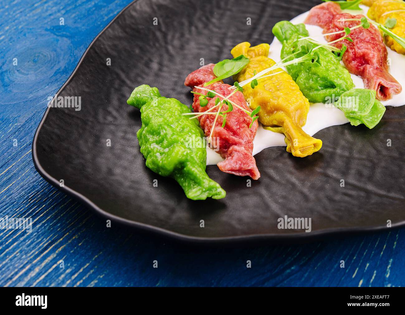 Black and white dumplings hi-res stock photography and images - Alamy