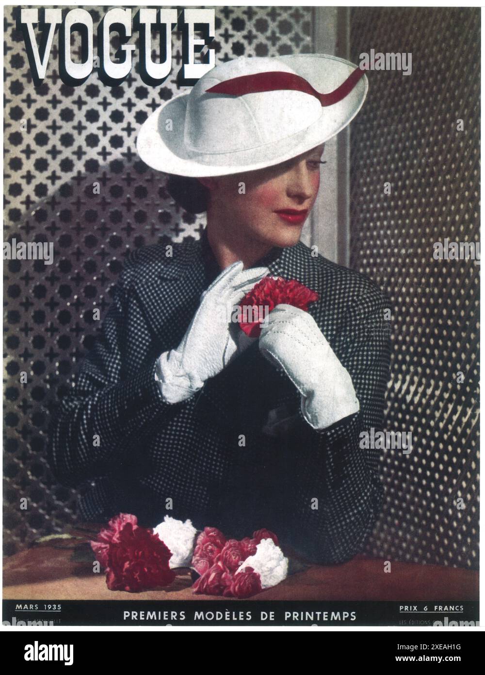 Vogue magazine 1930s hi-res stock photography and images - Alamy