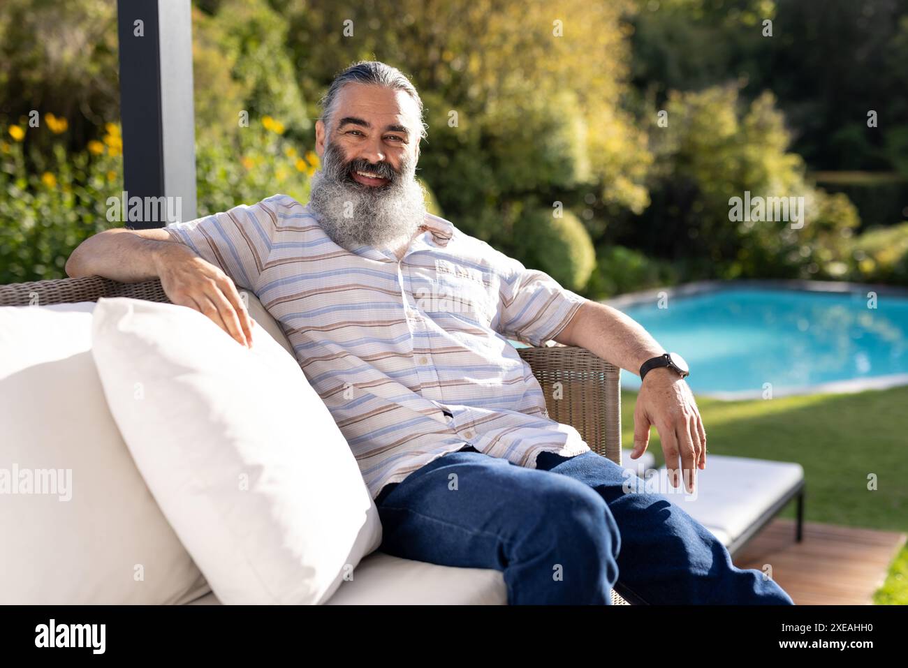 Man enjoying the warm sunshine hi-res stock photography and images - Alamy