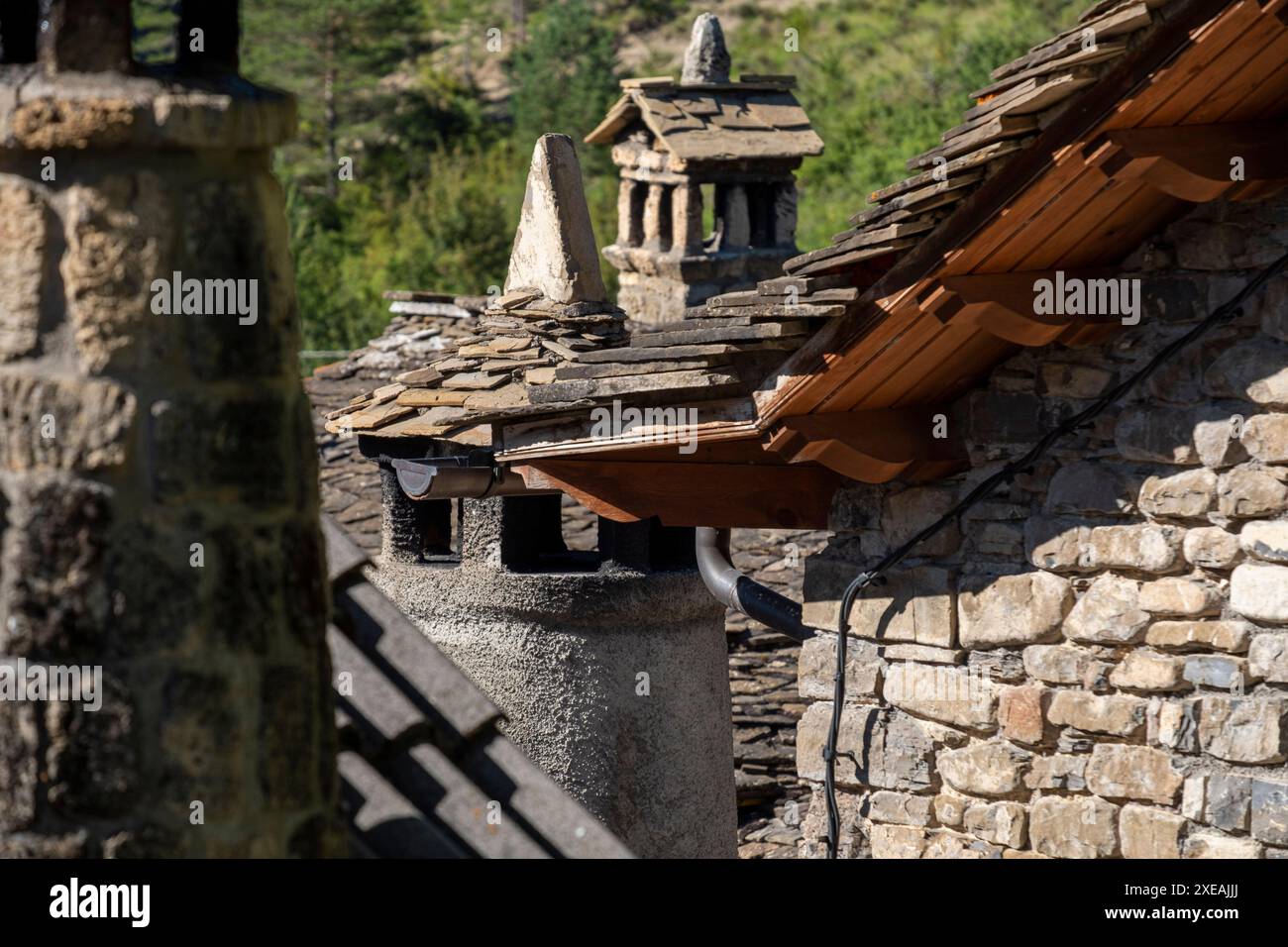 Traditional fireplaces hi-res stock photography and images - Alamy