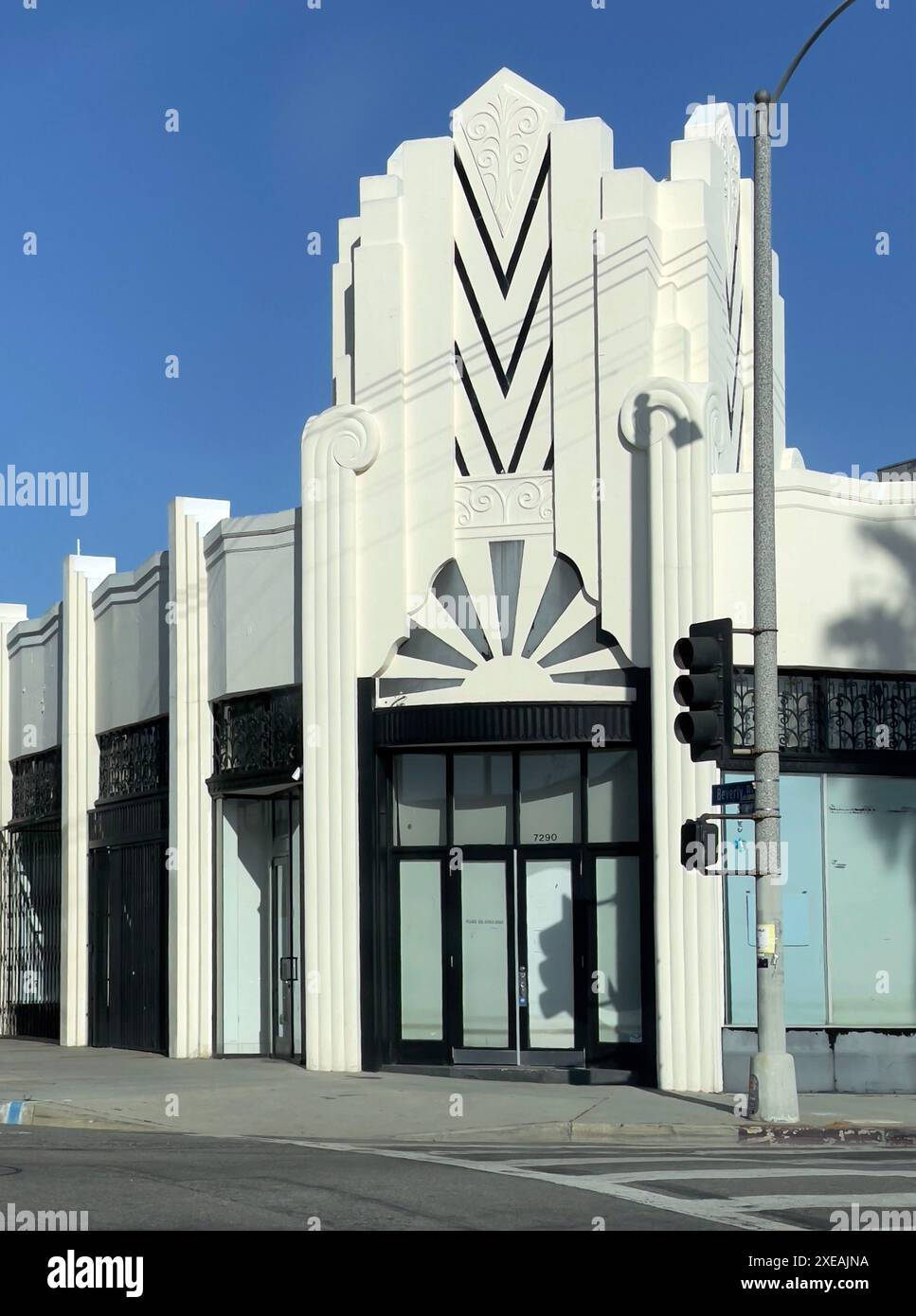 Art Deco exterior architecture of shop on Beverly Blvd. in West ...