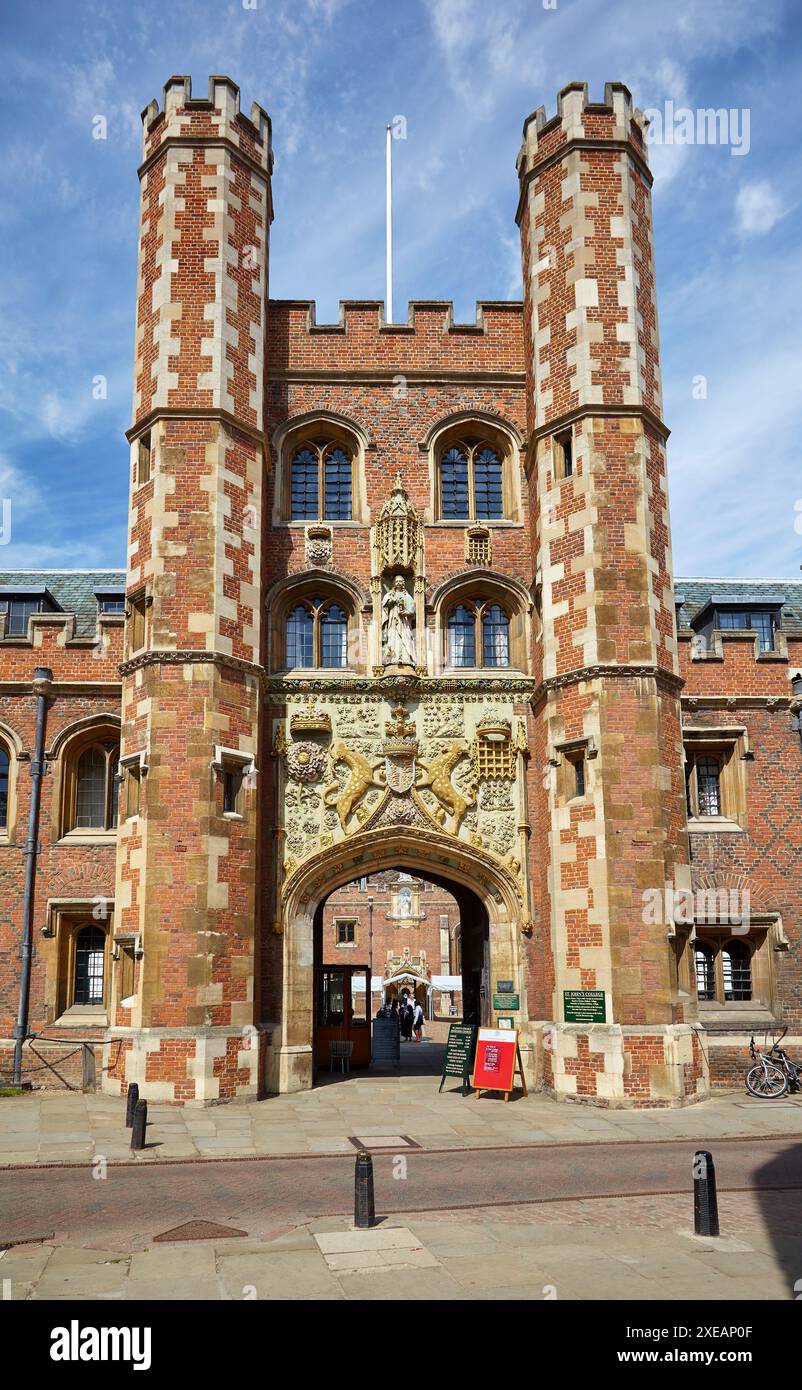 Cambridge city coat of arms hi-res stock photography and images - Alamy
