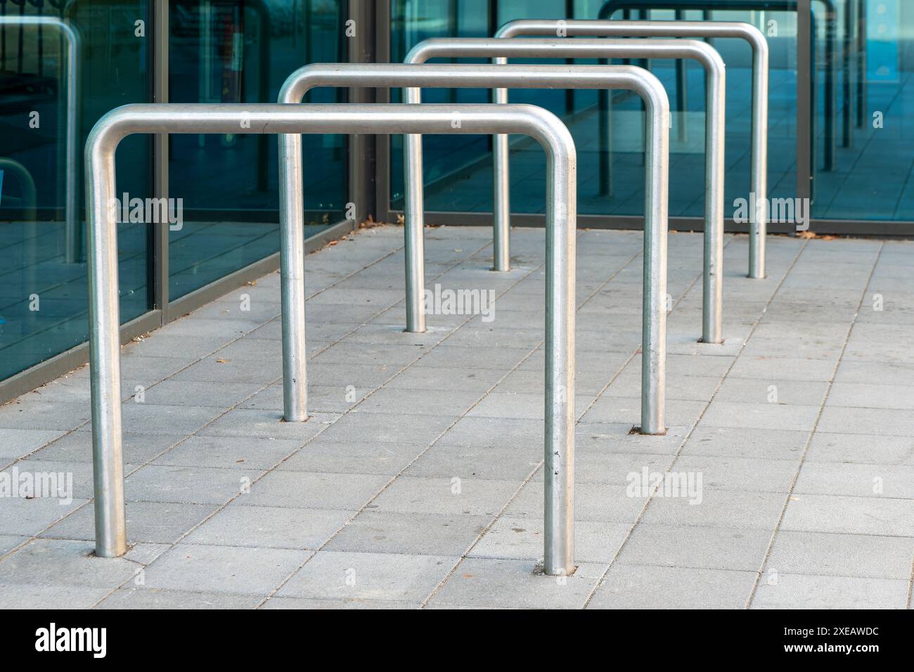 Metal poles hi-res stock photography and images - Alamy