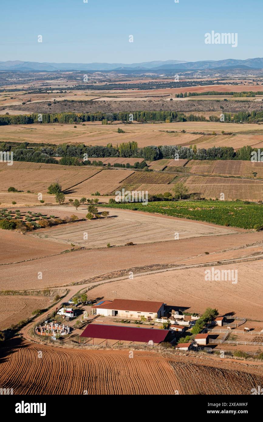 Small farm cottage hi-res stock photography and images - Alamy