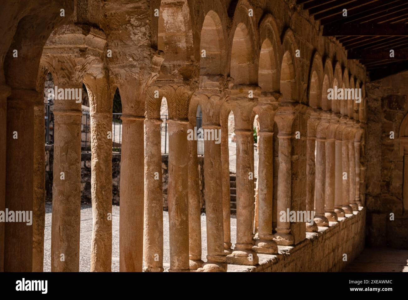 Romanesque arcaded gallery hi-res stock photography and images - Alamy