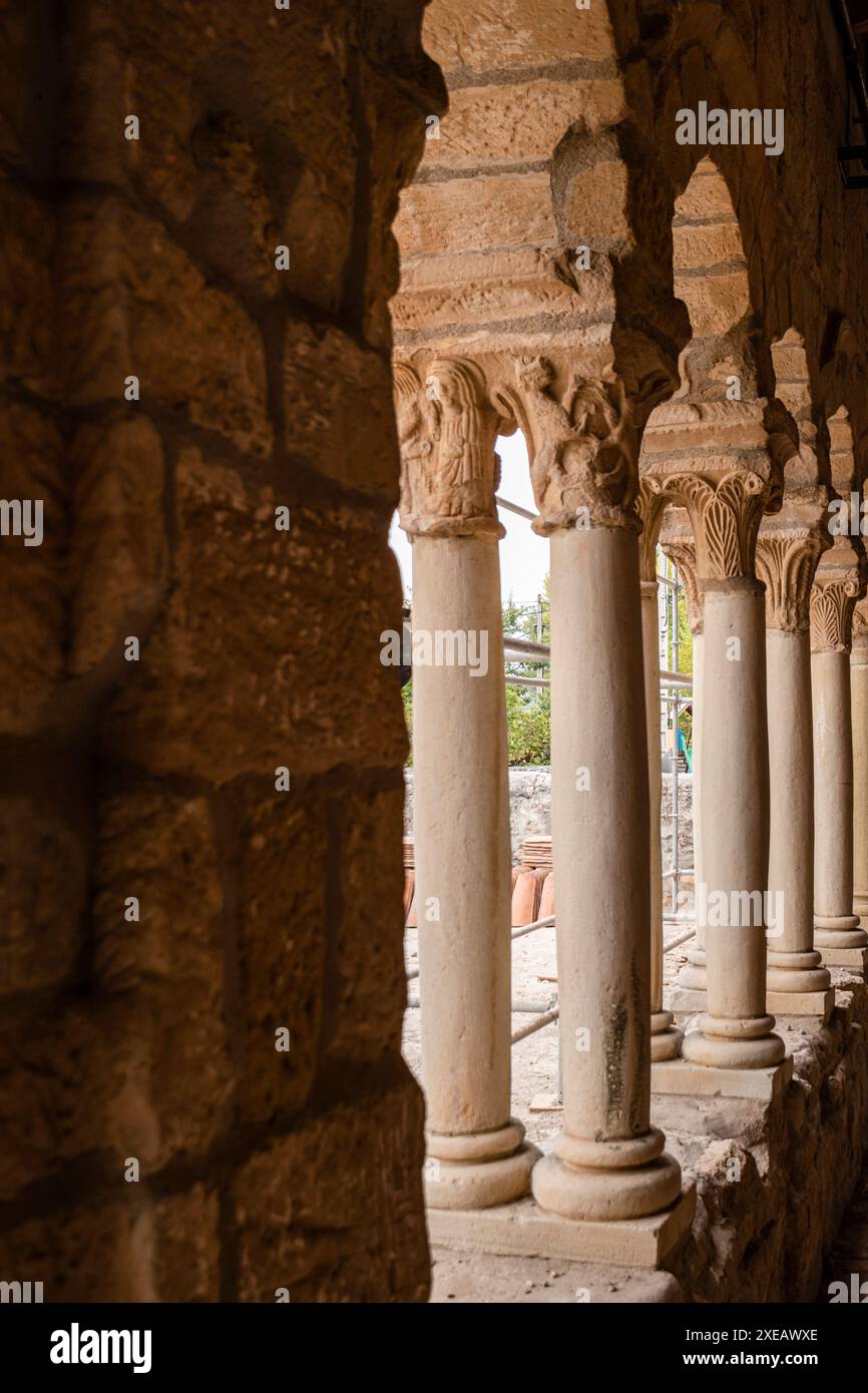 Arcaded gallery with semicircular arches Stock Photo - Alamy