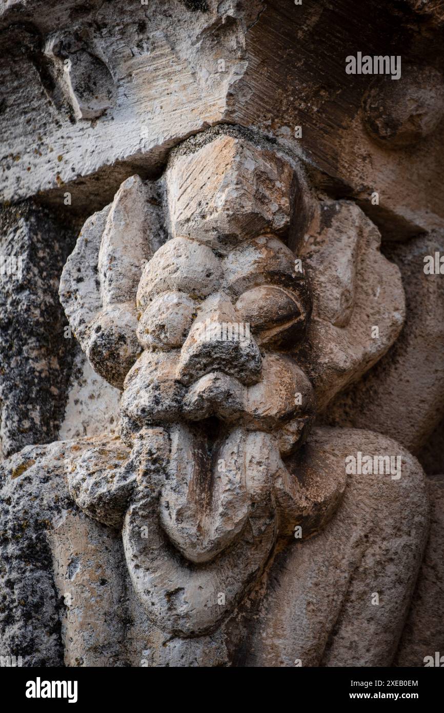 Church molding hi-res stock photography and images - Alamy