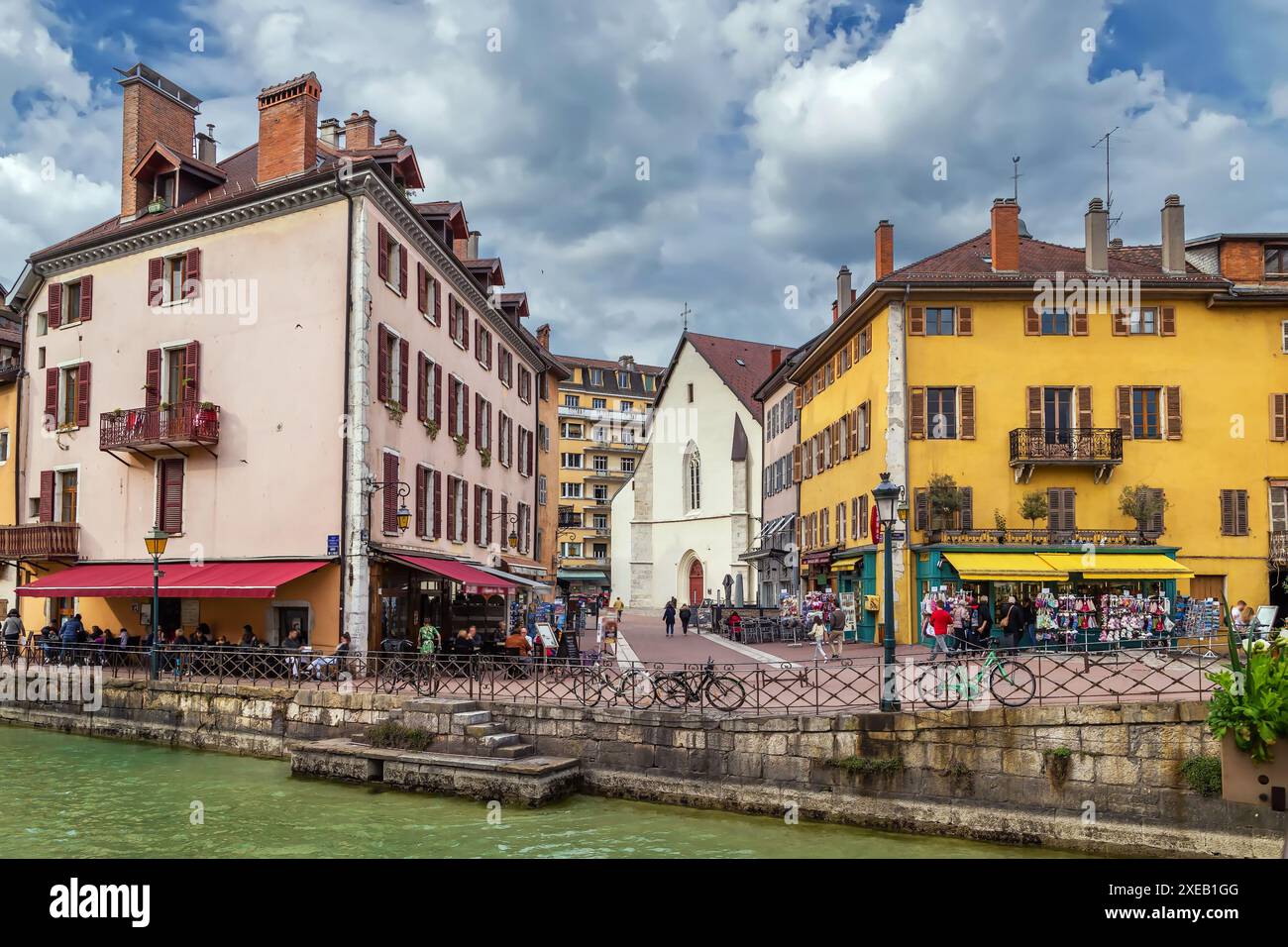 Beautiful riverside view historical hi-res stock photography and images ...