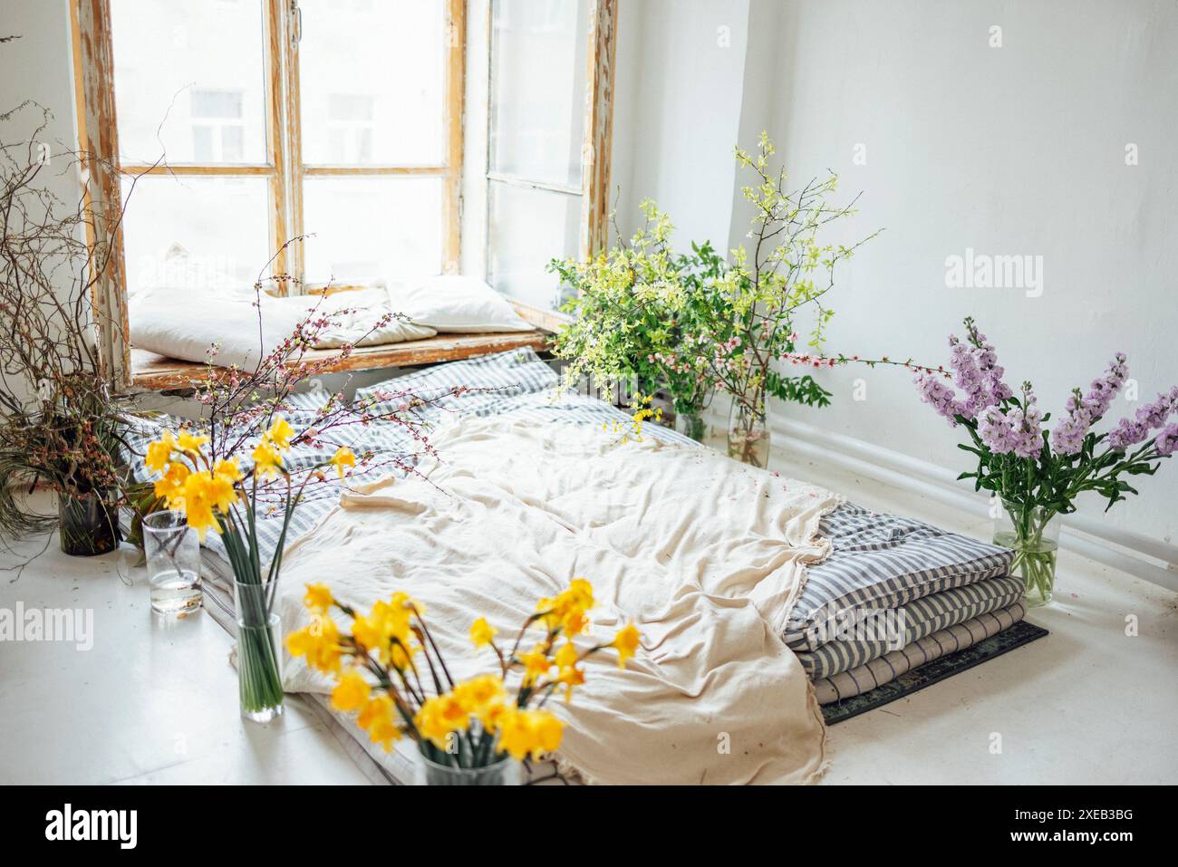 Minimalistic retro hi-res stock photography and images - Alamy