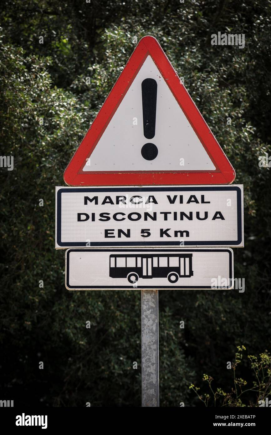 Broken road marking warning sign Stock Photo - Alamy