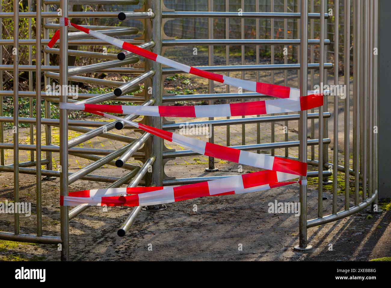 Red sign on gate hi-res stock photography and images - Alamy