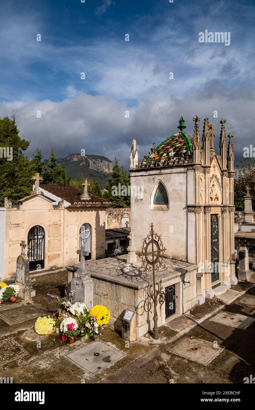 Mausoleum of bartolome homar simonet hi-res stock photography and ...
