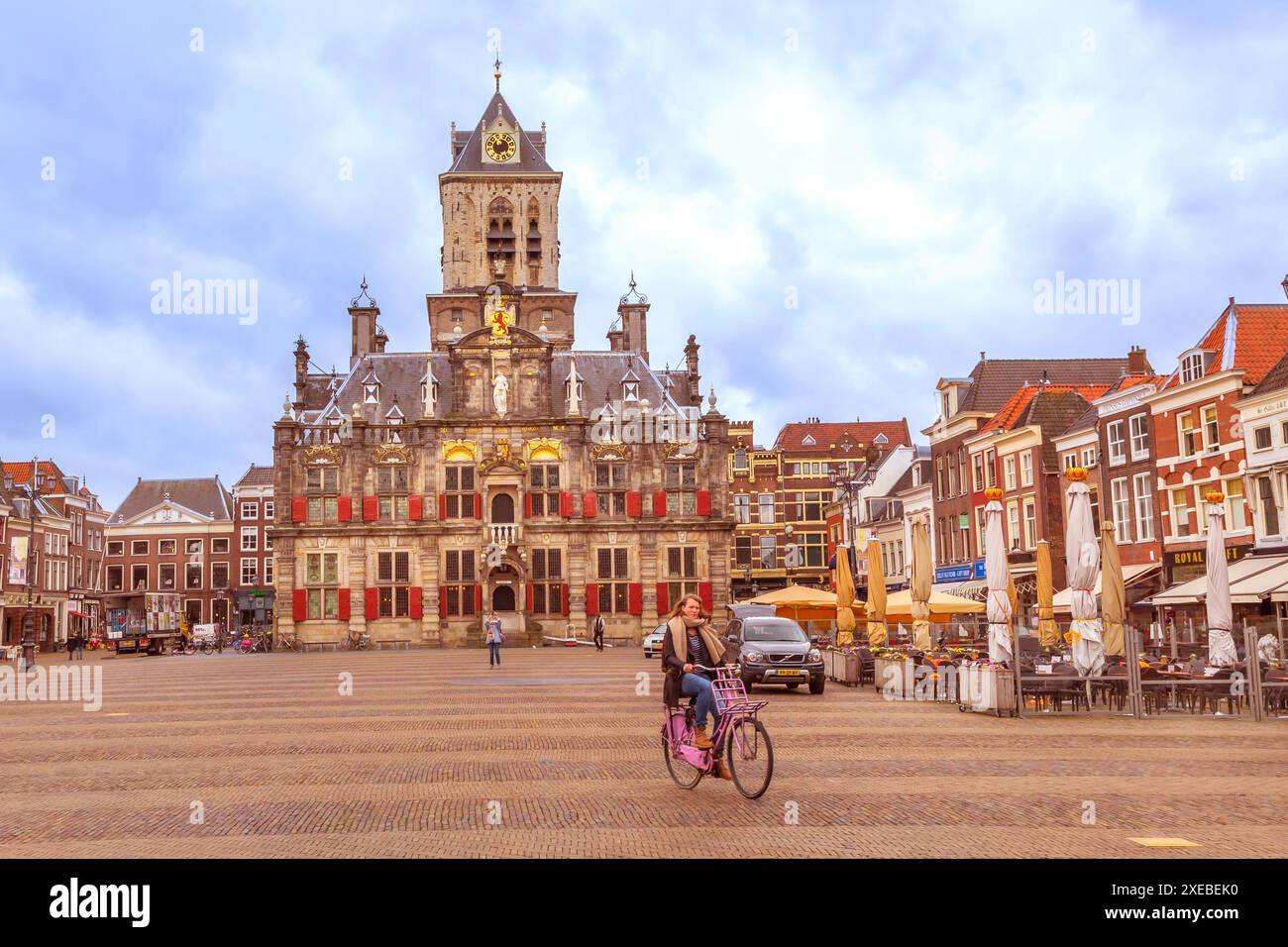 City hall market square hi-res stock photography and images - Alamy