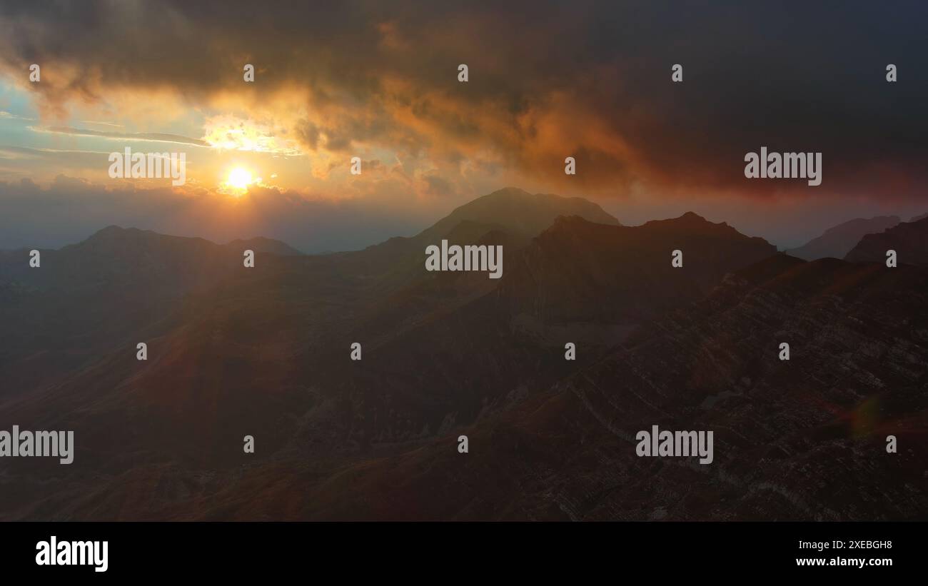 Sunlight over the mountains hi-res stock photography and images - Alamy