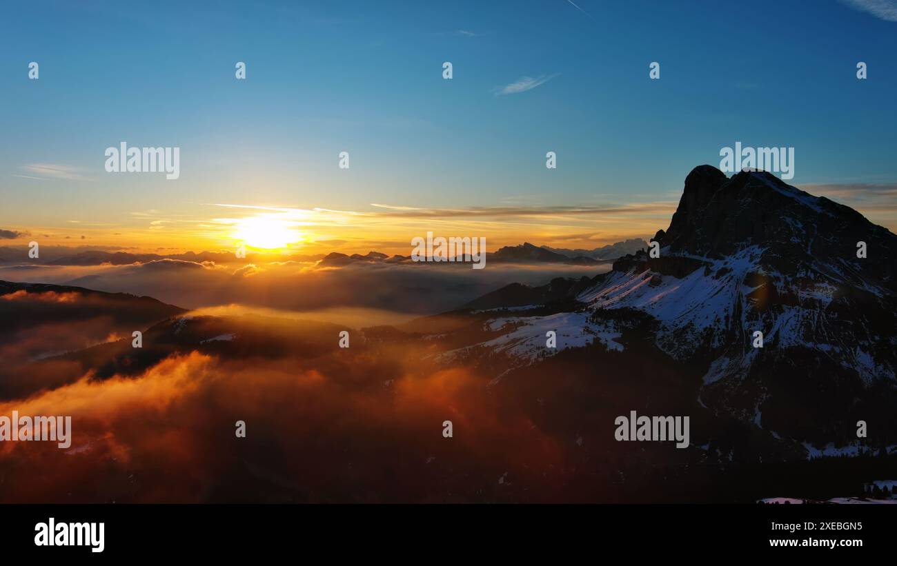 Rocky snow mountains sunrise sun hi-res stock photography and images ...