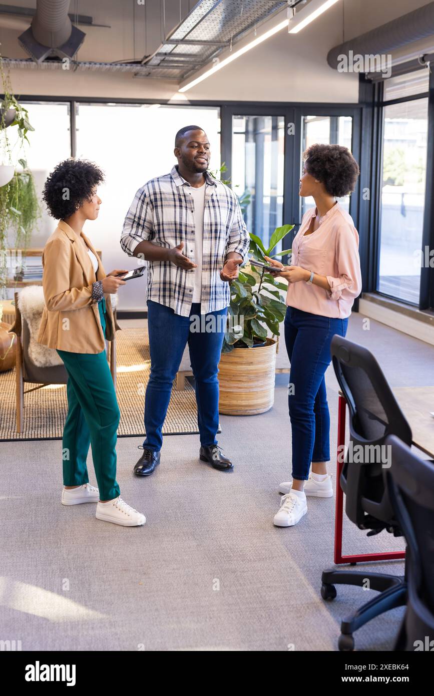 Business casual attire hi-res stock photography and images - Alamy