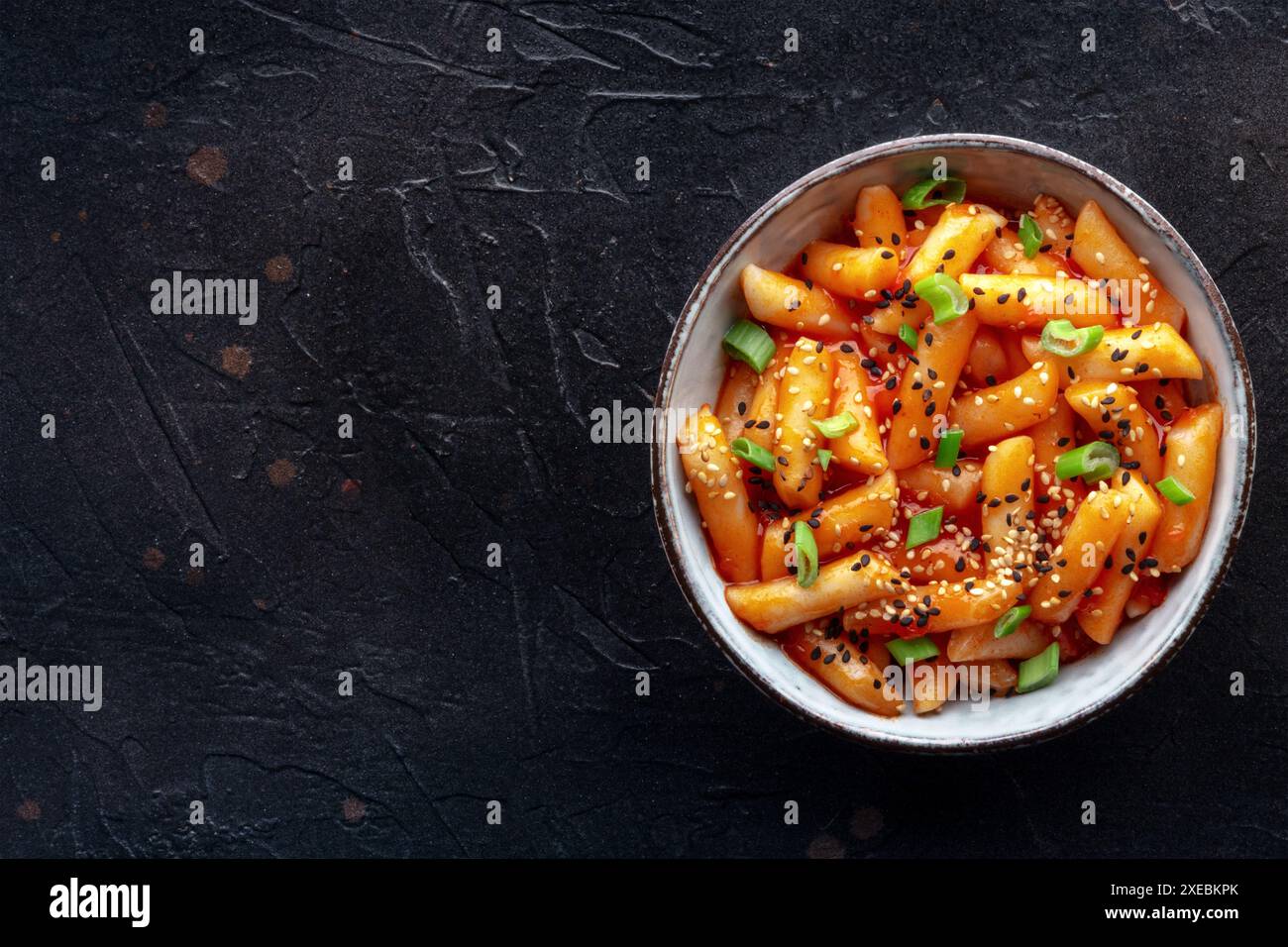 Tteokbokki topokki hi-res stock photography and images - Alamy