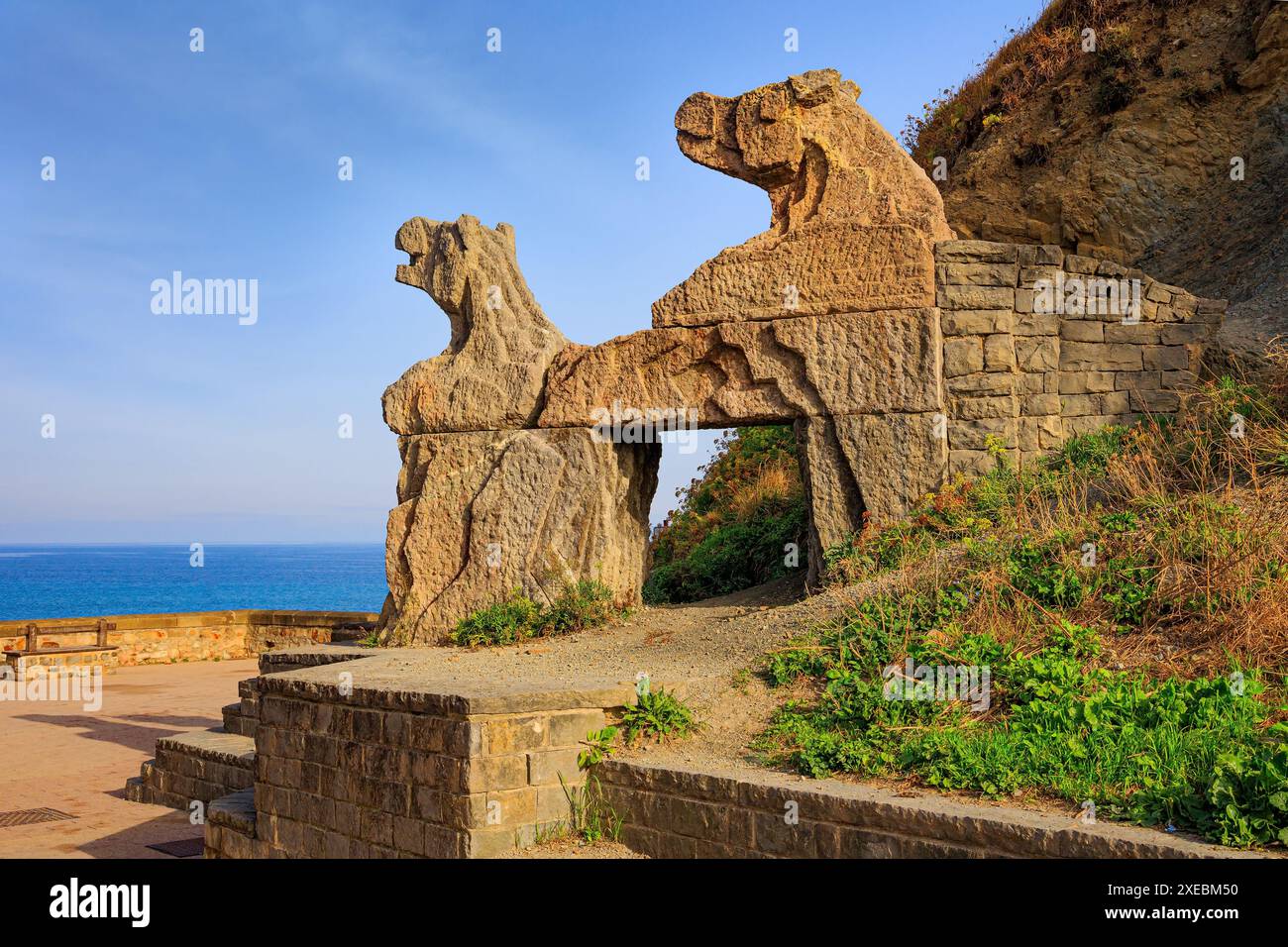Sculpture on the beach Stock Photo - Alamy