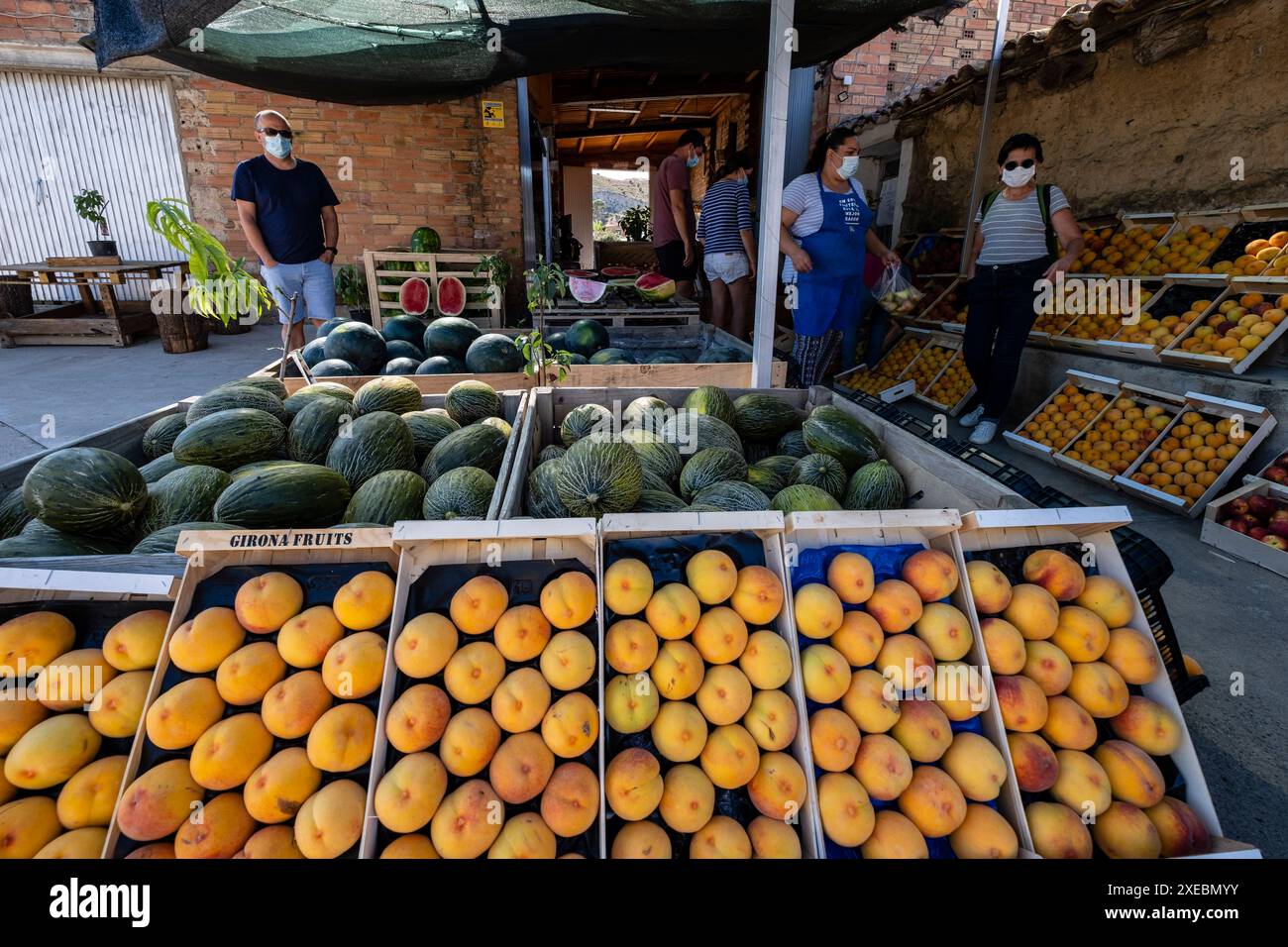 Sale of fruit direct from the field Stock Photo - Alamy