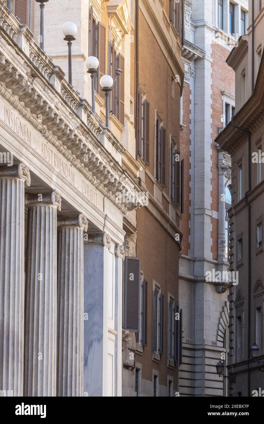 Rome classic historical architecture. Piazza Colonna alley. Italy Stock ...