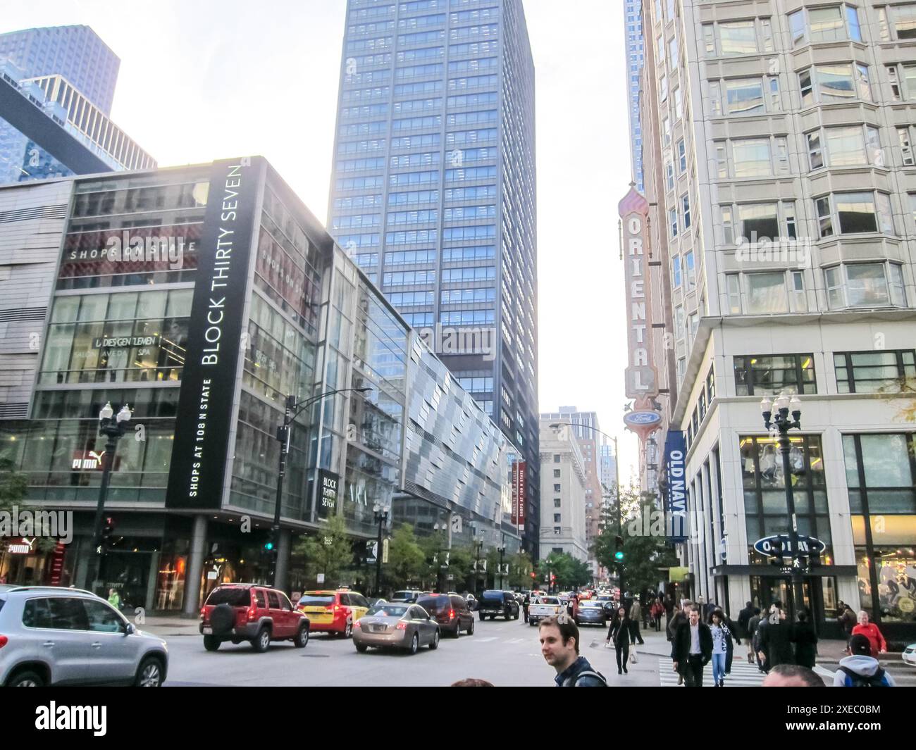 Chicago is the city of skyscrapers. Chicago streets, buildings and ...