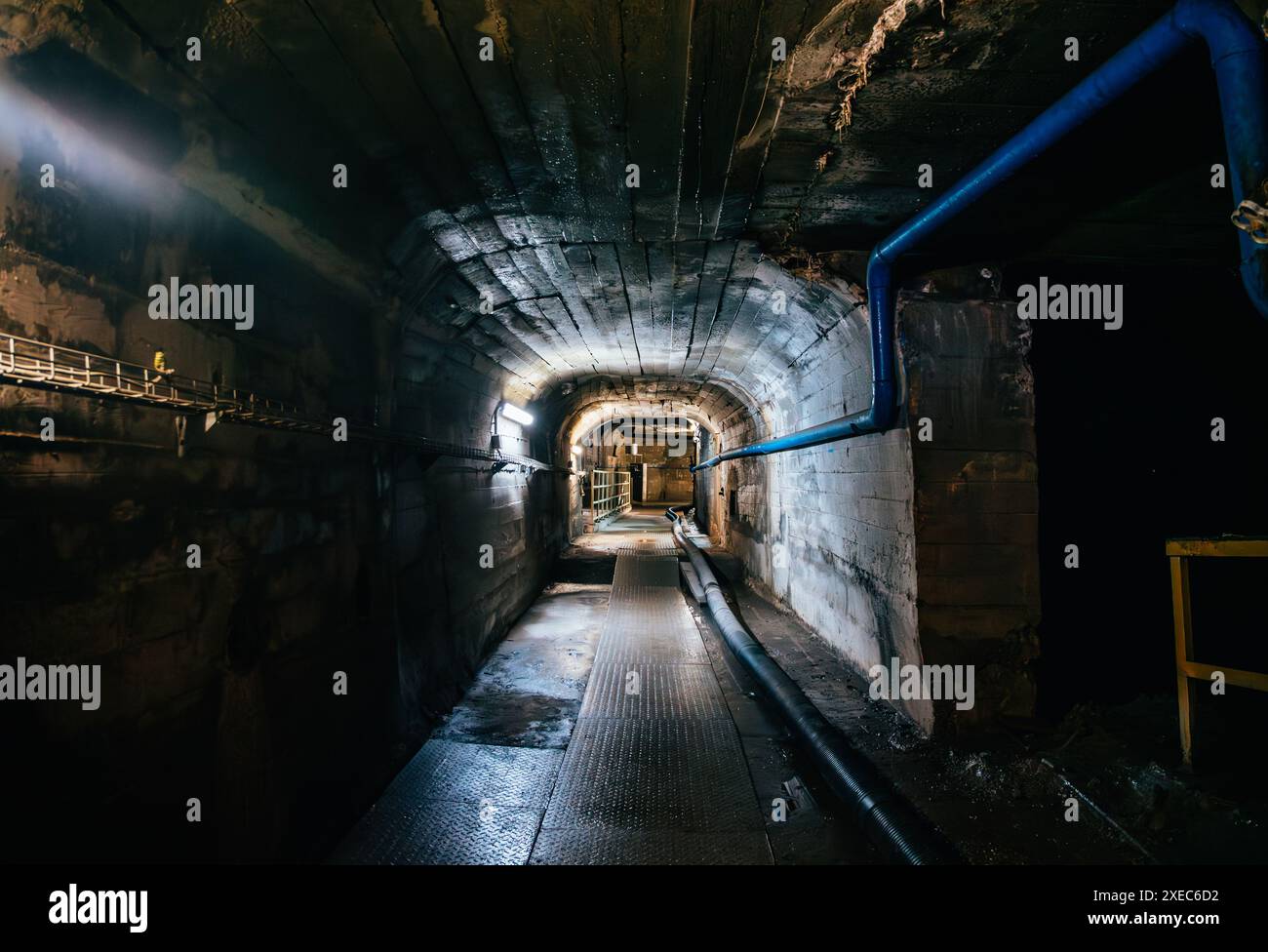 Underground structure showing hi-res stock photography and images - Alamy