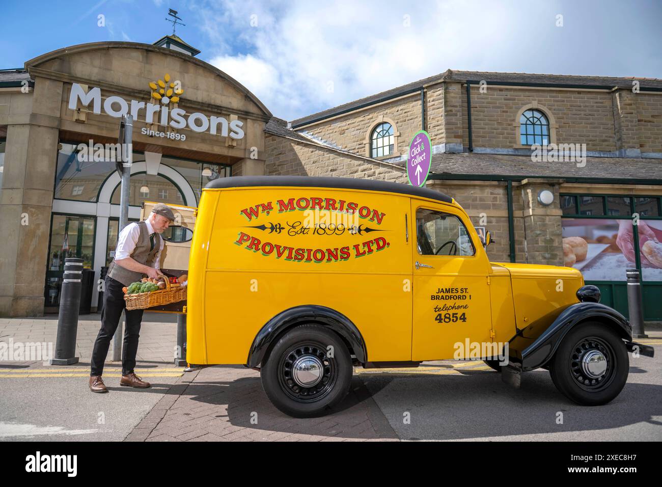 Morrisons delivery van hi-res stock photography and images - Alamy