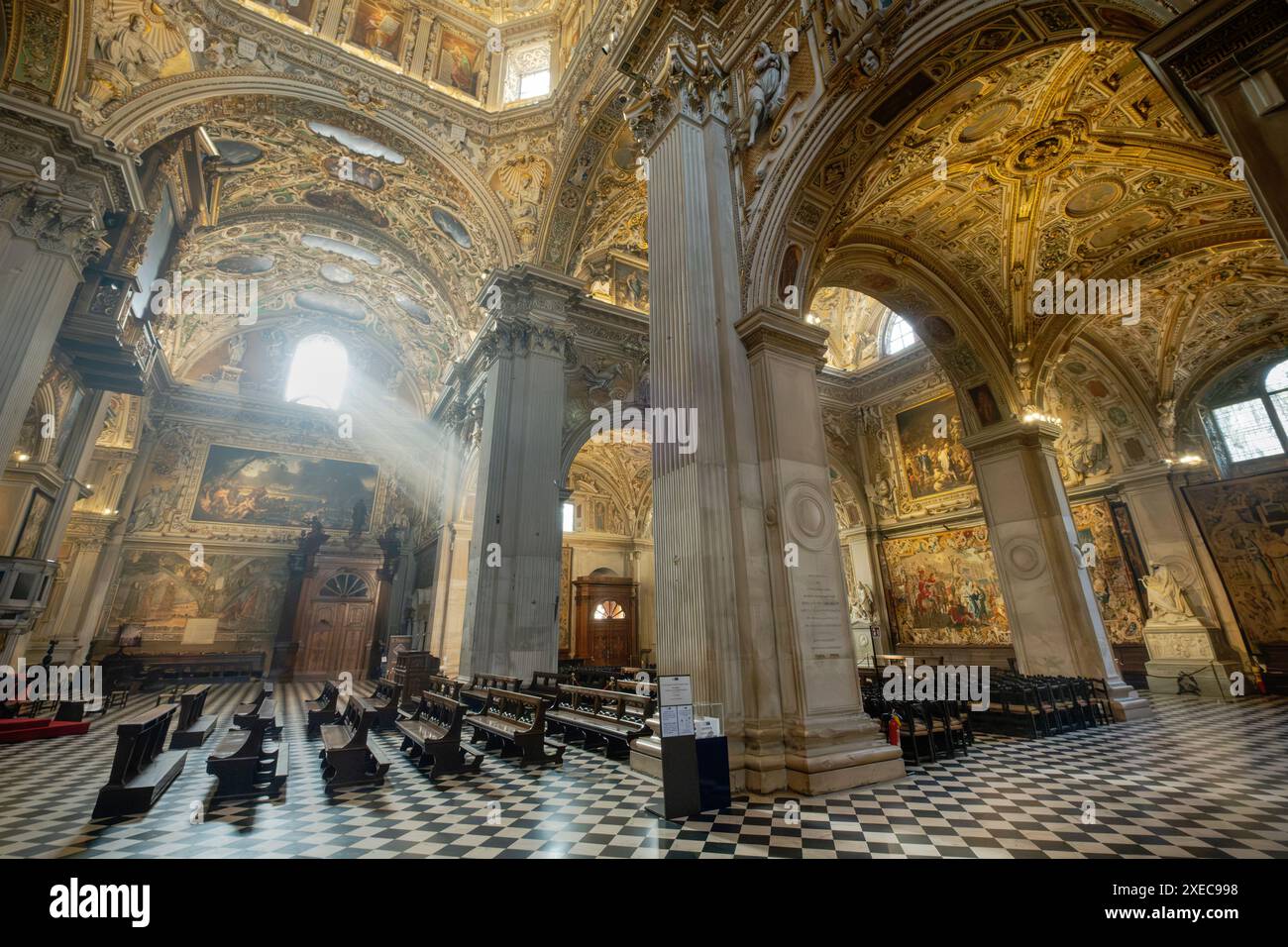Santa maria maggiore interior hi-res stock photography and images - Alamy
