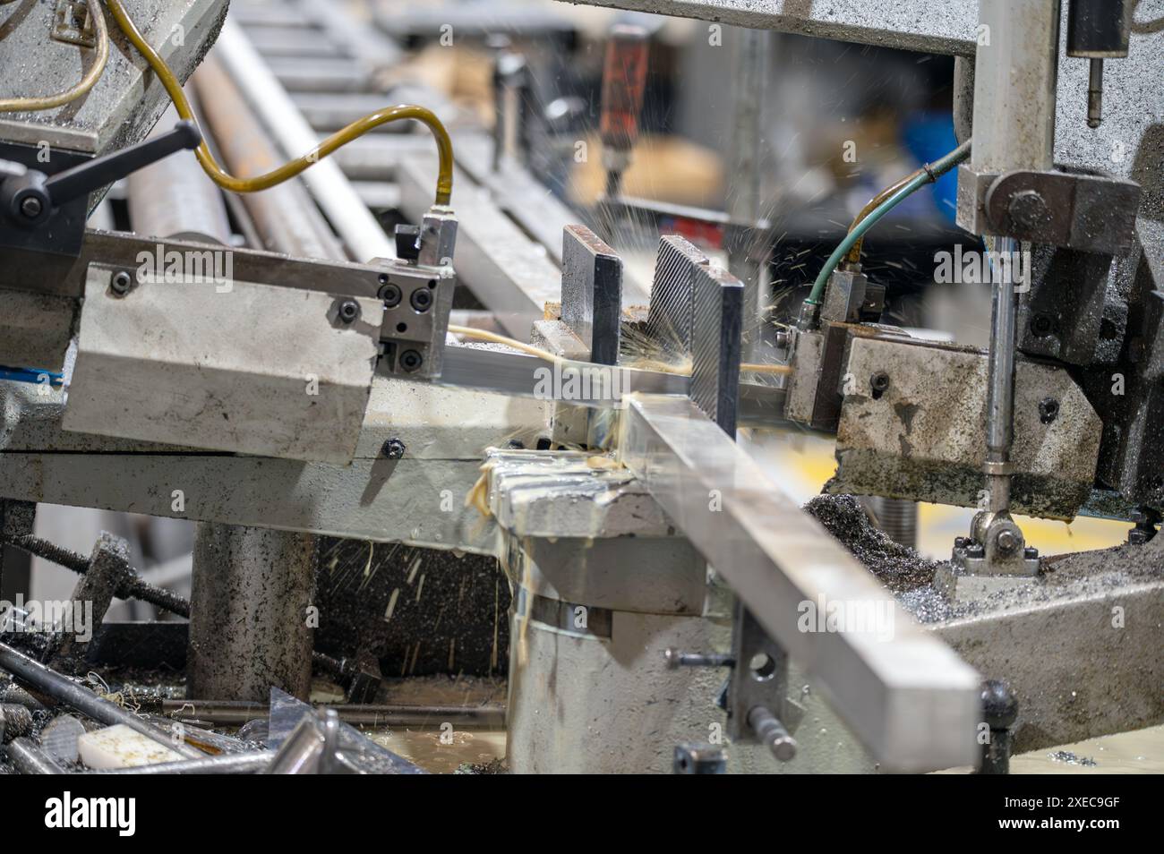 Steel rod cutting machine hi-res stock photography and images - Alamy