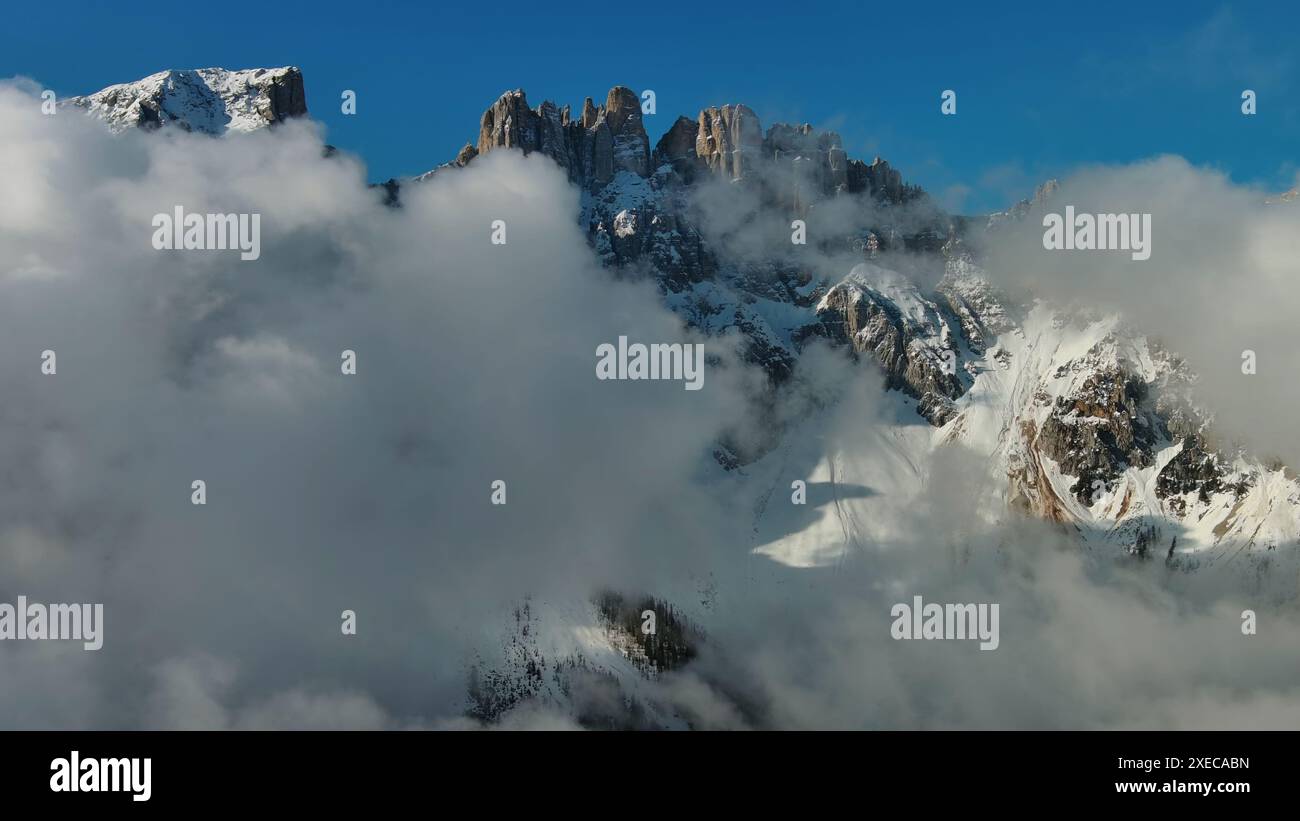 Sunlight between clouds hi-res stock photography and images - Alamy