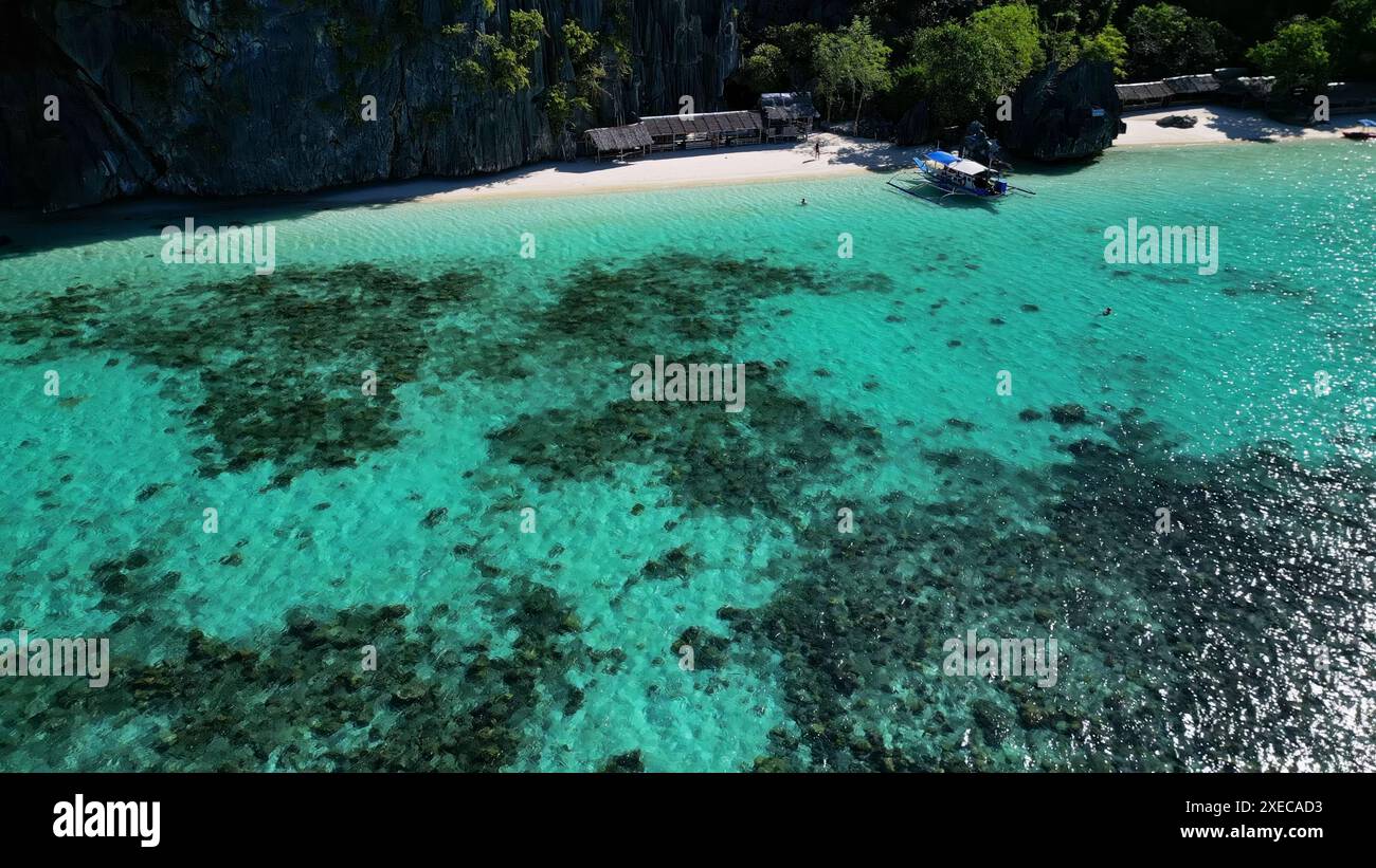 Tropical island coral reef philippines hi-res stock photography and ...