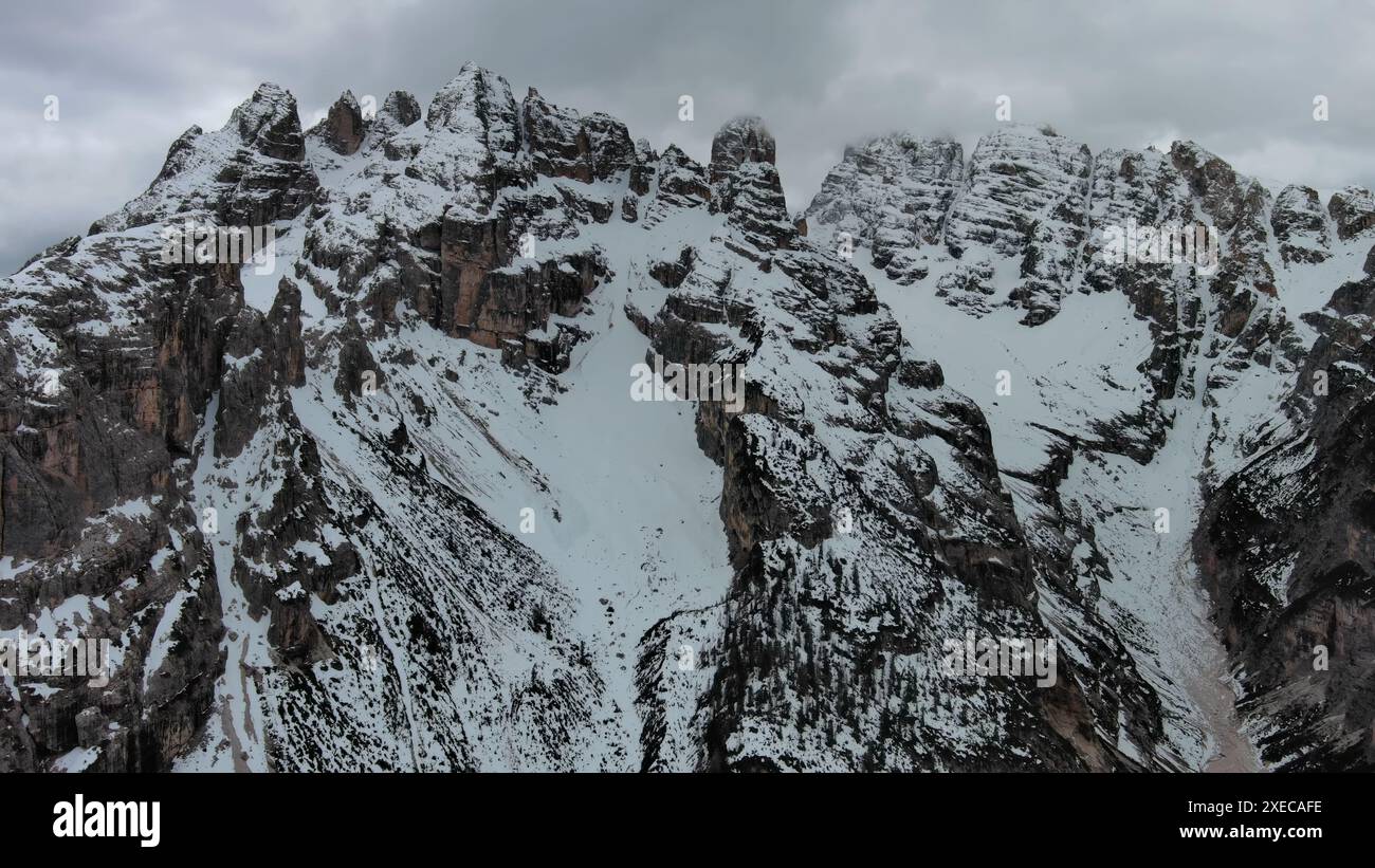 Clouds over rocky mountains hi-res stock photography and images - Alamy