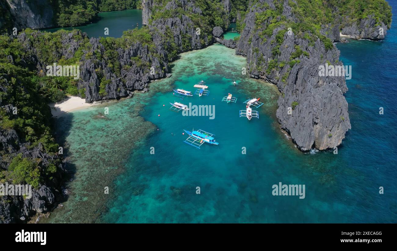 Aerial view tourist boats lagoons hi-res stock photography and images ...
